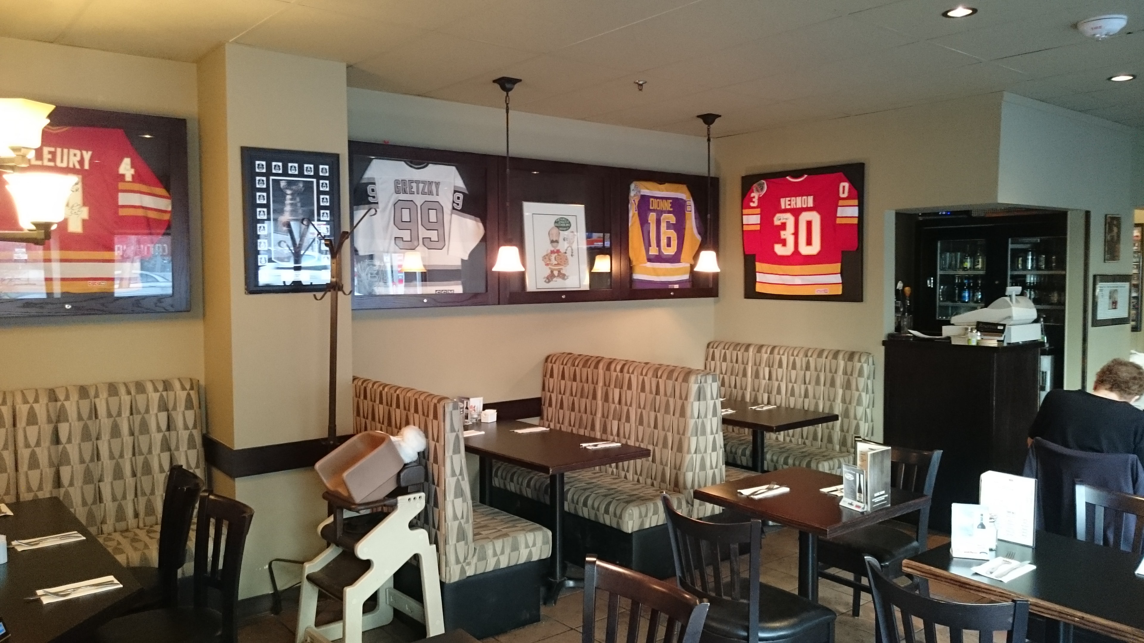 Michael's Restaurant & Pizza - Downtown Calgary, AB, Canada. - Siachen